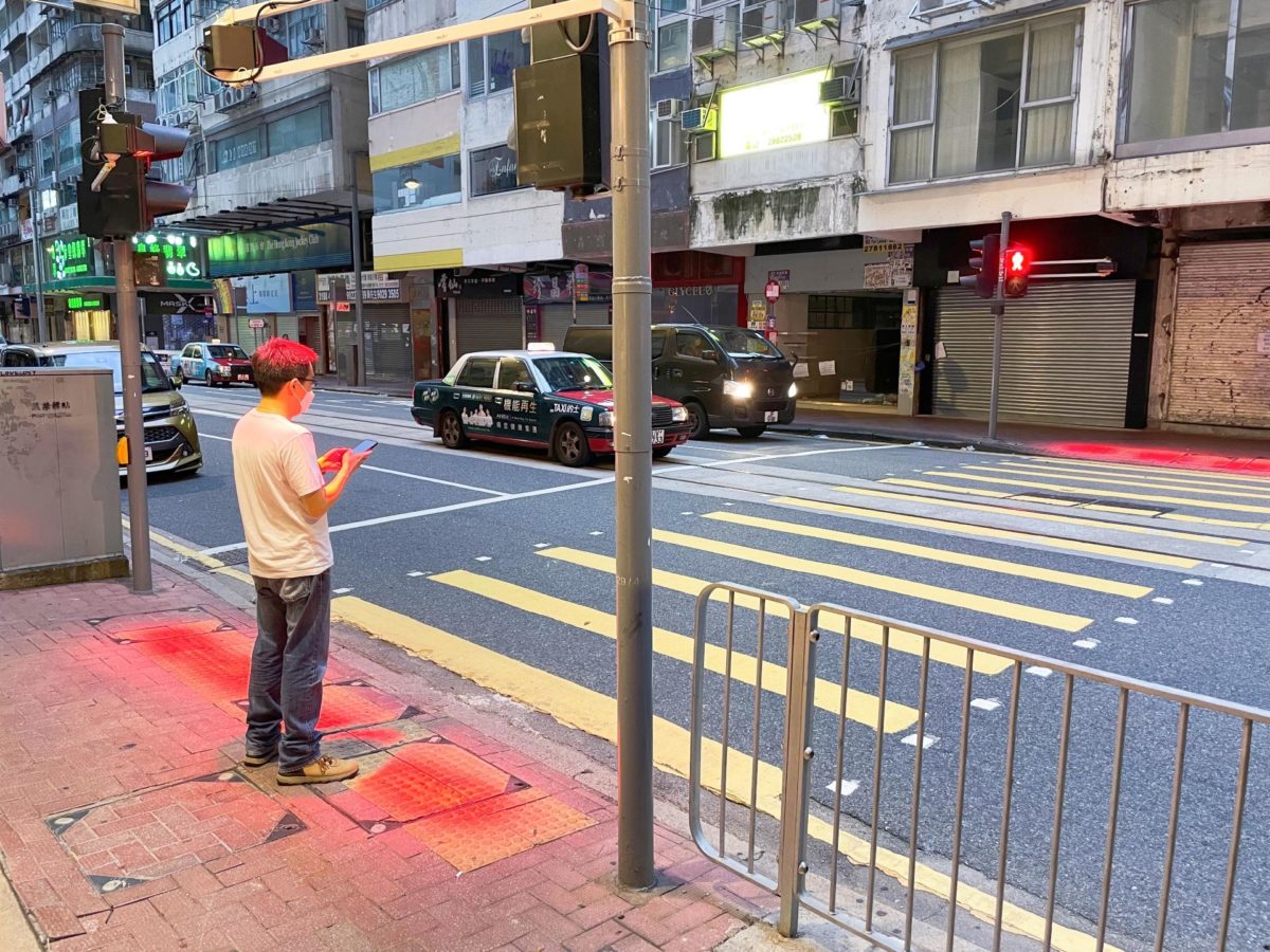 Hong Kong’s New Trial Traffic Lights To Target Smartphone Users - The ...