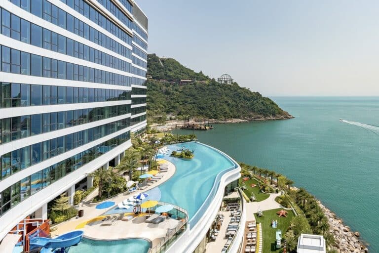 Splash Out With The Top 10 Hotel Swimming Pool Day Passes In Hong Kong ...