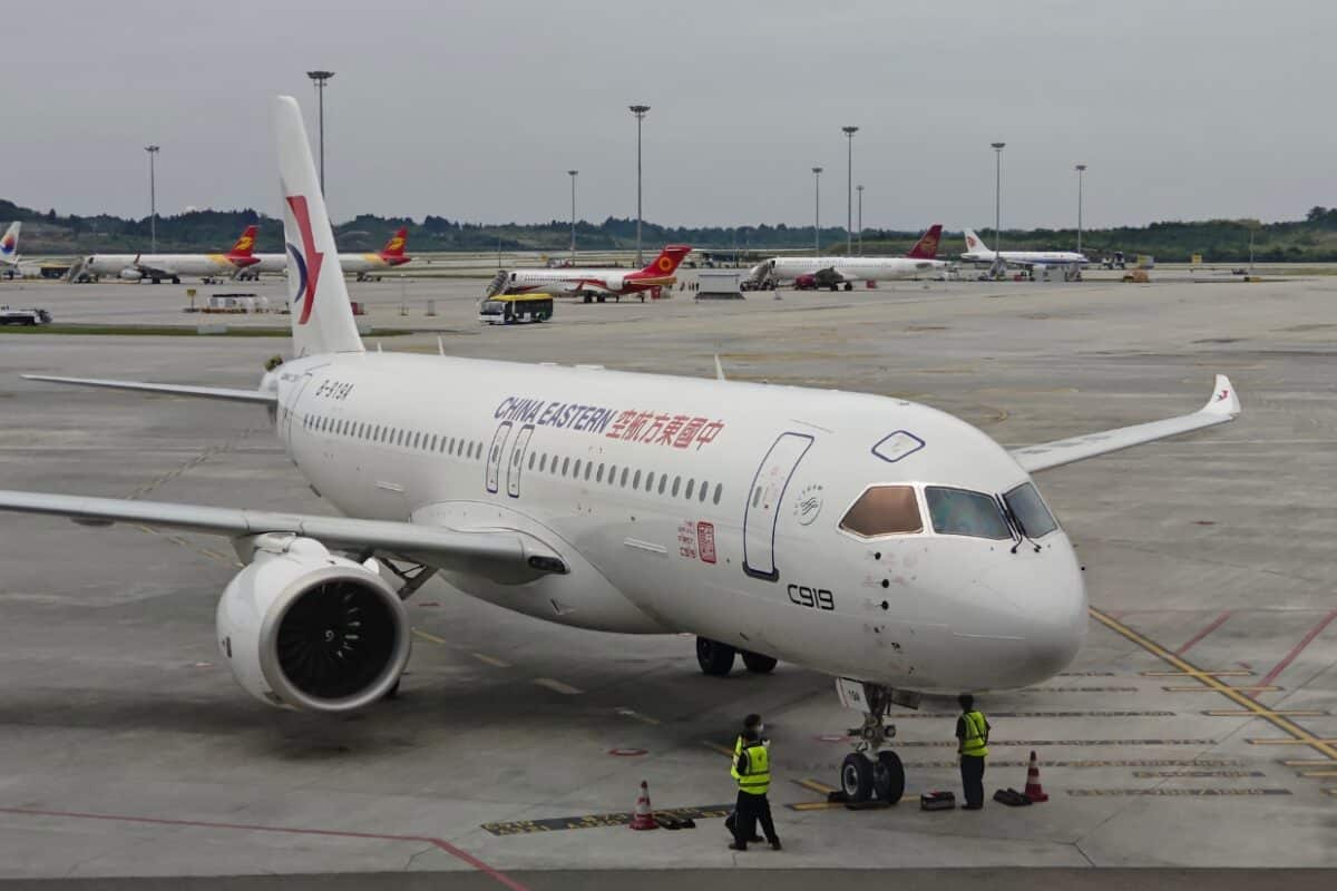China's C919 Aircraft Will Fly Over Hong Kong, Marking Its First Flight ...