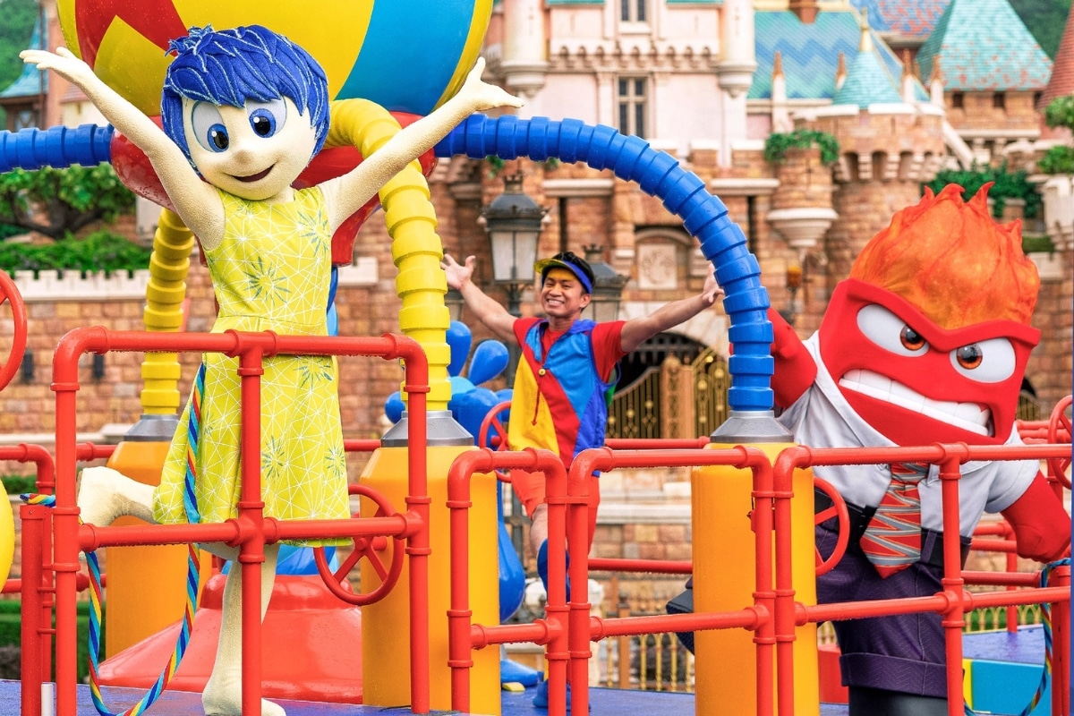 Disneyland Announces Encanto Parade Float and New Pixar & Marvel Zones ...